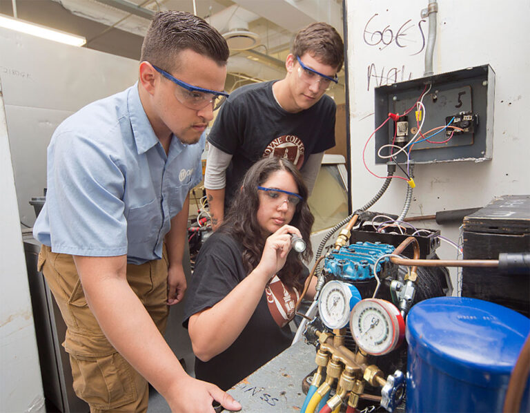 Electrical Apprenticeship Program | IEC Rocky Mountain
